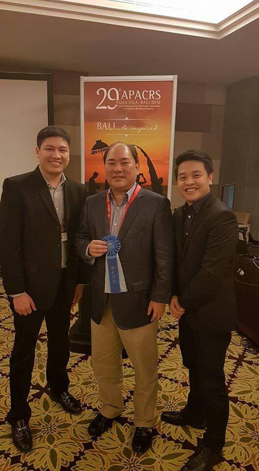 Dr. Robert Ang wins awards at the 29th APACRS Convention - Asian Eye ...